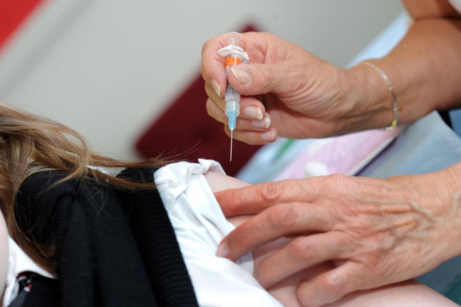 Immunisation for teenagers between 14 and 18 years old | nidirect